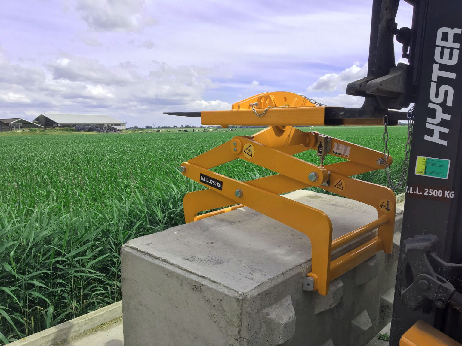 Lock-In Block Interlocking Concrete Block Forms - Del Zotto Concrete ...